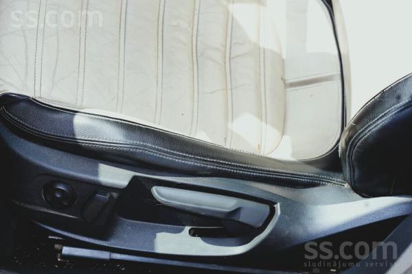 Black Volkswagen CC / Passat CC 2008 in Cesis, with an engine capacity of 2.00 L and mileage of 378 thousand km for 3650 €, photo 6 on AUTOMOTO.COM.LV
