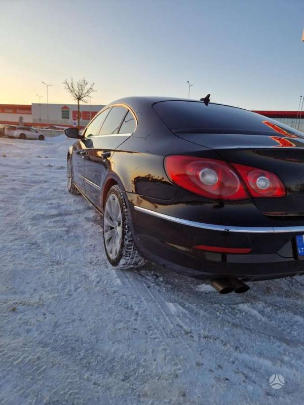 Black Volkswagen CC / Passat CC 2009 in Kaunas, with an engine capacity of 1.90 L and mileage of 323 thousand km for 4650 €, photo 3 on AUTOMOTO.COM.LV