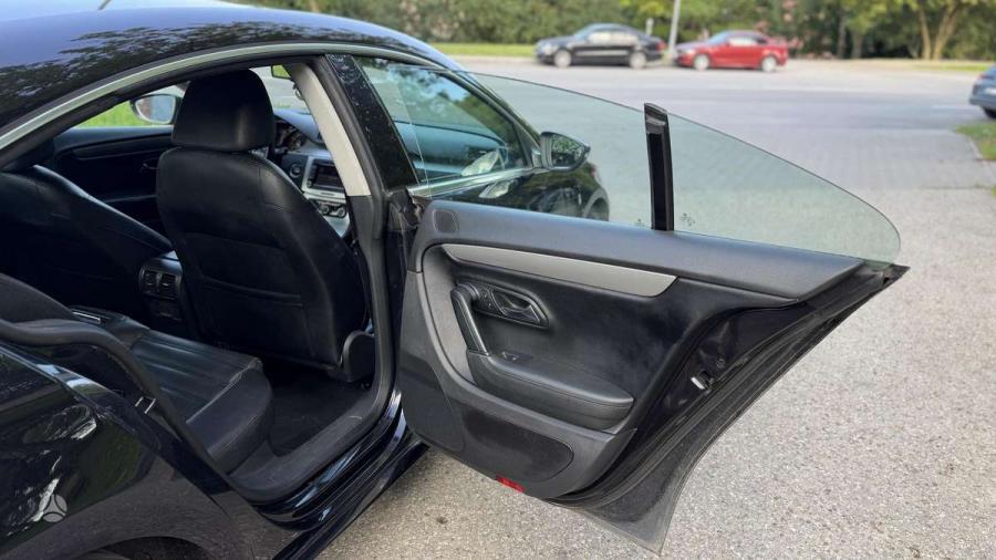 Black Volkswagen CC / Passat CC 2010 in Vilnius, with an engine capacity of 2.00 L and mileage of 178 thousand km for 2800 €, photo 30 on AUTOMOTO.COM.LV
