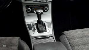 Black Volkswagen CC / Passat CC 2010 in Vilnius, with an engine capacity of 1.80 L and mileage of 279 thousand km for 2150 €, photo 12 on AUTOMOTO.COM.LV