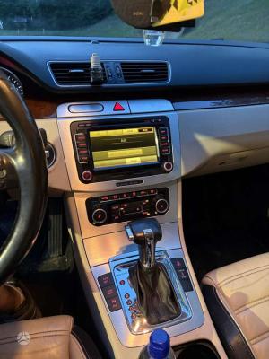 Black Volkswagen CC / Passat CC 2010 in Jonava, with an engine capacity of 2.00 L and mileage of 390 thousand km for 2000 €, photo 14 on AUTOMOTO.COM.LV