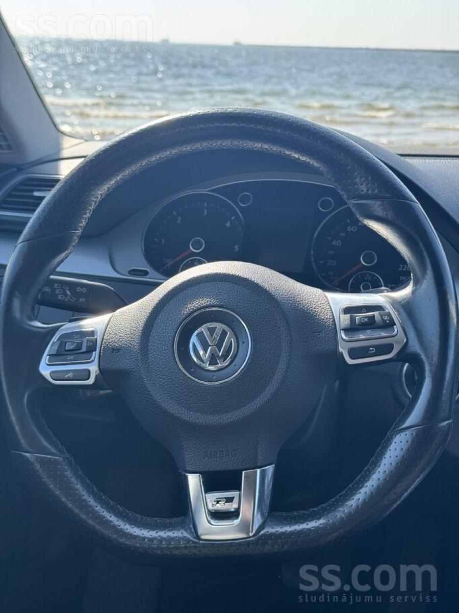 Black Volkswagen CC / Passat CC 2011 in Liepaja, with an engine capacity of 2.00 L and mileage of 304 thousand km for 5900 €, photo 18 on AUTOMOTO.COM.LV