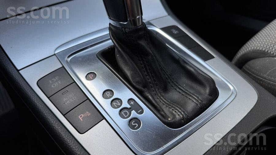 Melns Volkswagen CC / Passat CC 2011 Rīga, ar dzinēja tilpumu 2.00 L un nobraukumu 365 tūkst. km par 3350 €, foto 15 vietnē AUTOMOTO.COM.LV