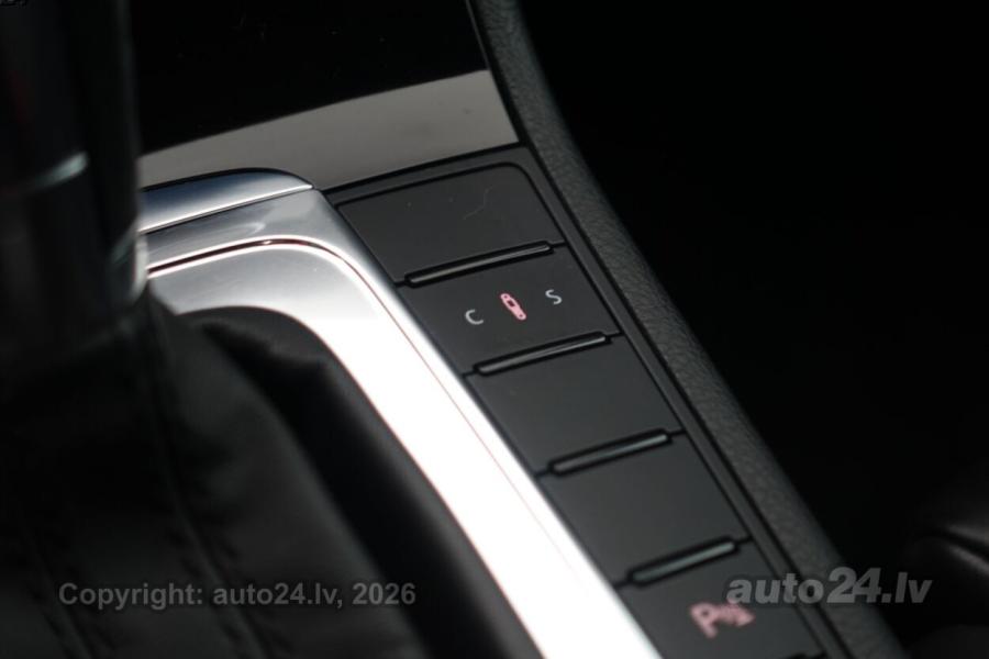 Black Volkswagen CC / Passat CC 2012 in Tallinn, with an engine capacity of 3.60 L and mileage of 302 thousand km for 8900 €, photo 13 on AUTOMOTO.COM.LV
