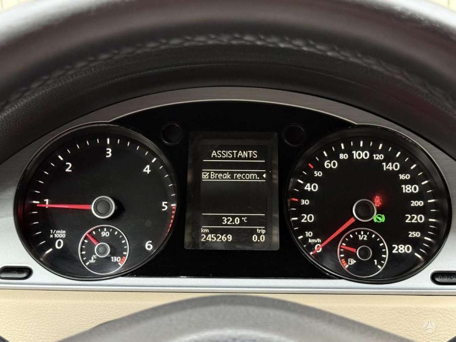 Black Volkswagen CC / Passat CC 2012 in Marijampole, with an engine capacity of 1.97 L and mileage of 245 thousand km for 7900 €, photo 26 on AUTOMOTO.COM.LV
