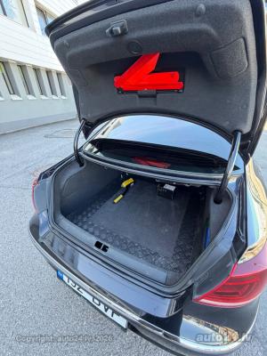 Melns Volkswagen CC / Passat CC 2013 Tallina, ar dzinēja tilpumu 2.00 L un nobraukumu 183 tūkst. km par 6999 €, foto 17 vietnē AUTOMOTO.COM.LV