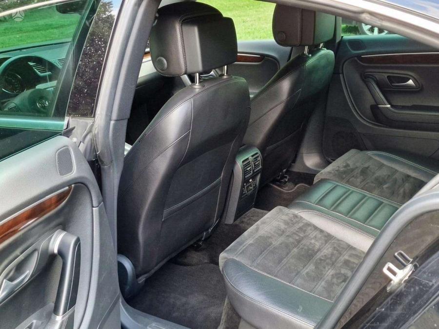 Black Volkswagen CC / Passat CC 2014 in Vilnius, with an engine capacity of 1.97 L and mileage of 299 thousand km for 7650 €, photo 12 on AUTOMOTO.COM.LV