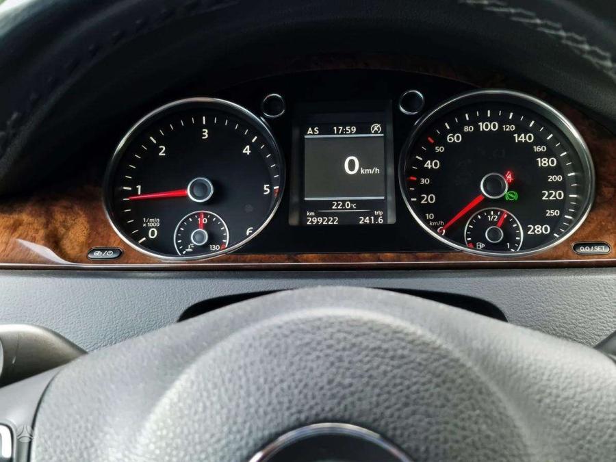 Black Volkswagen CC / Passat CC 2014 in Vilnius, with an engine capacity of 1.97 L and mileage of 299 thousand km for 7650 €, photo 20 on AUTOMOTO.COM.LV