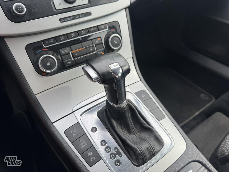 Синий Фольксваген CC / Passat CC 2009 в Каунас, объемом двигателя 2.00 л и пробегом 490 тыс. км за 2250 €, фото 11 на AUTOMOTO.COM.LV