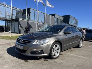 Brown Volkswagen CC / Passat CC 2010 in Siauliai, with an engine capacity of 1.97 L and mileage of 302 thousand km for 4500 €, photo 2 on AUTOMOTO.COM.LV