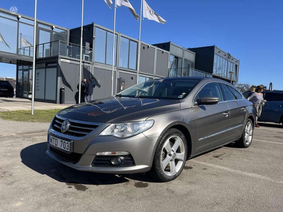 Brown Volkswagen CC / Passat CC 2010 in Siauliai, with an engine capacity of 1.97 L and mileage of 302 thousand km for 4500 €, photo 2 on AUTOMOTO.COM.LV
