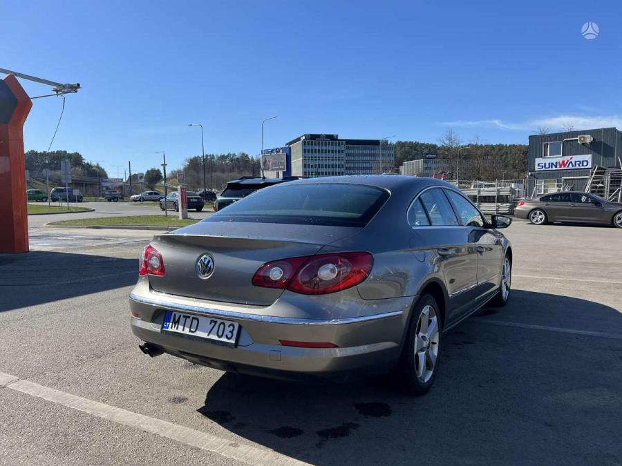 Brown Volkswagen CC / Passat CC 2010 in Siauliai, with an engine capacity of 1.97 L and mileage of 302 thousand km for 4500 €, photo 4 on AUTOMOTO.COM.LV