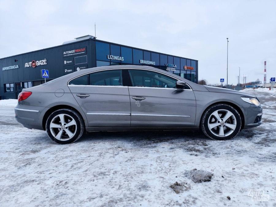 Brown Volkswagen CC / Passat CC 2010 in Siauliai, with an engine capacity of 2.00 L and mileage of 302 thousand km for 4200 €, photo 7 on AUTOMOTO.COM.LV