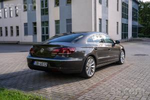 Brūns Volkswagen CC / Passat CC 2013 Jelgava, ar dzinēja tilpumu 2.00 L un nobraukumu 228 tūkst. km par 7000 €, foto  vietnē AUTOMOTO.COM.LV