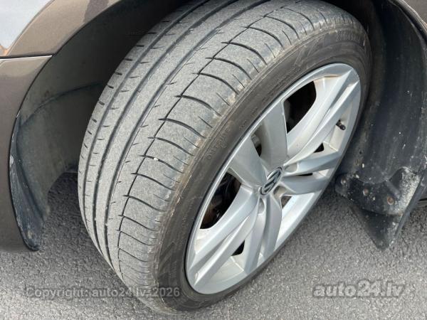 Brown Volkswagen CC / Passat CC 2013 in Kuressaare, with an engine capacity of 2.00 L and mileage of 273 thousand km for 7950 €, photo 9 on AUTOMOTO.COM.LV