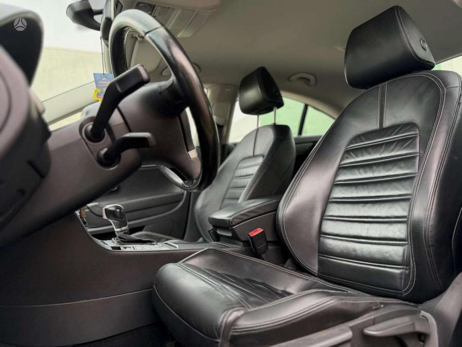 Volkswagen CC / Passat CC 2011 in Kaunas, with an engine capacity of 1.80 L and mileage of 269 thousand km for 5000 €, photo 9 on AUTOMOTO.COM.LV