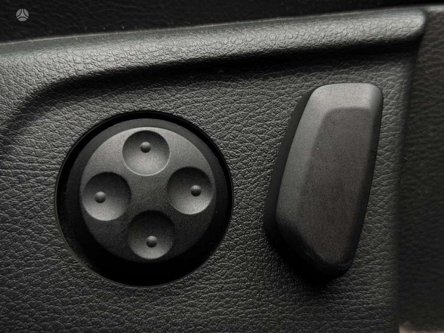 Volkswagen CC / Passat CC 2011 in Kaunas, with an engine capacity of 1.80 L and mileage of 269 thousand km for 5000 €, photo 11 on AUTOMOTO.COM.LV