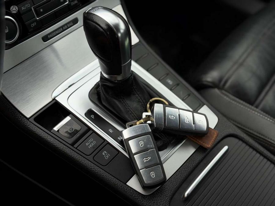 Volkswagen CC / Passat CC 2011 in Kaunas, with an engine capacity of 1.80 L and mileage of 269 thousand km for 5000 €, photo 12 on AUTOMOTO.COM.LV