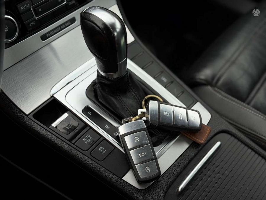 Volkswagen CC / Passat CC 2011 in Kaunas, with an engine capacity of 1.80 L and mileage of 269 thousand km for 5000 €, photo 13 on AUTOMOTO.COM.LV
