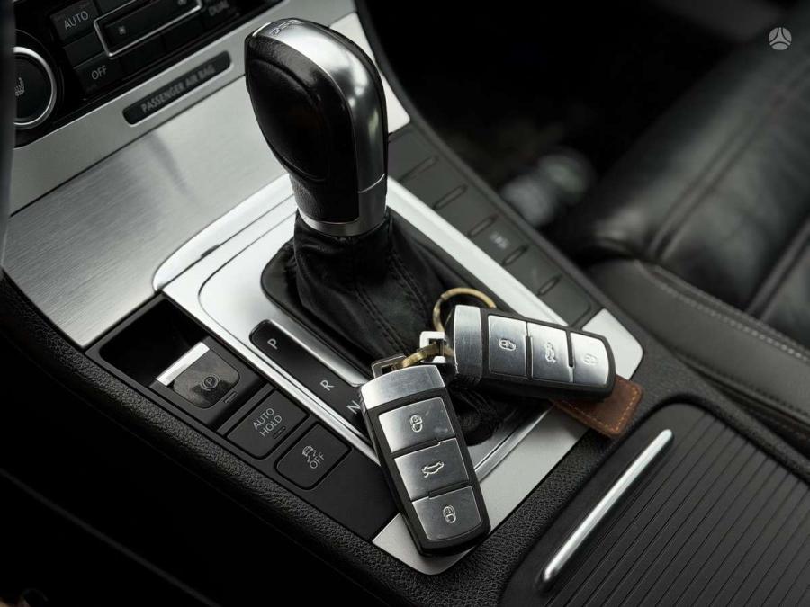 Volkswagen CC / Passat CC 2011 in Kaunas, with an engine capacity of 1.80 L and mileage of 269 thousand km for 5000 €, photo 16 on AUTOMOTO.COM.LV