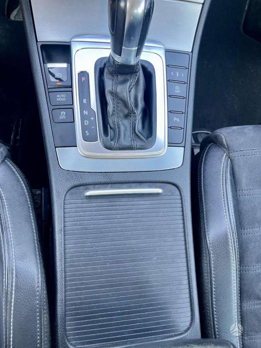 Volkswagen CC / Passat CC 2012 in Elektrenai, with an engine capacity of 1.97 L and mileage of 281 thousand km for 5500 €, photo 13 on AUTOMOTO.COM.LV