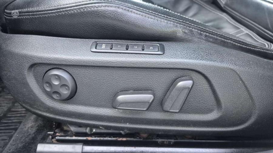 Grey Volkswagen CC / Passat CC 2009 in Klaipeda, with an engine capacity of 1.98 L and mileage of 204 thousand km for 1999 €, photo 16 on AUTOMOTO.COM.LV