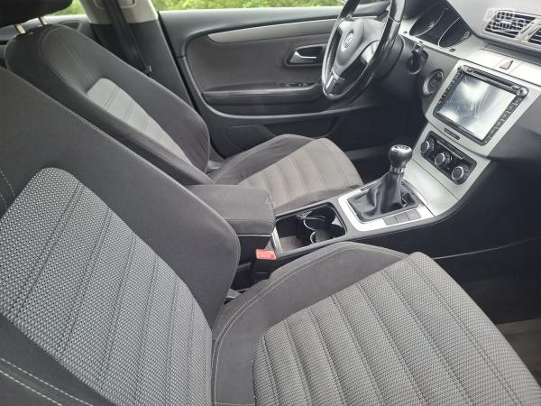 Pelēks Volkswagen CC / Passat CC 2009 Utena, ar dzinēja tilpumu 1.80 L un nobraukumu 300 tūkst. km par 2450 €, foto 6 vietnē AUTOMOTO.COM.LV