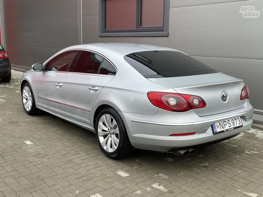 Pelēks Volkswagen CC / Passat CC 2010 Viļņa, ar dzinēja tilpumu 2.00 L un nobraukumu 400 tūkst. km par 3400 €, foto 3 vietnē AUTOMOTO.COM.LV