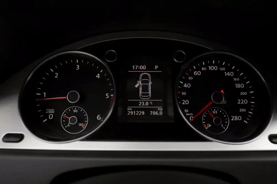 Серый Фольксваген CC / Passat CC 2010 в Елгава, объемом двигателя 2.00 л и пробегом 291 тыс. км за 6300 €, фото 14 на AUTOMOTO.COM.LV
