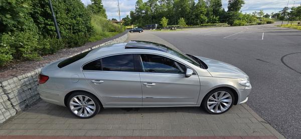 Pelēks Volkswagen CC / Passat CC 2008 Rakvere, ar dzinēja tilpumu 2.00 L un nobraukumu 361 tūkst. km par 3999 €, foto 5 vietnē AUTOMOTO.COM.LV