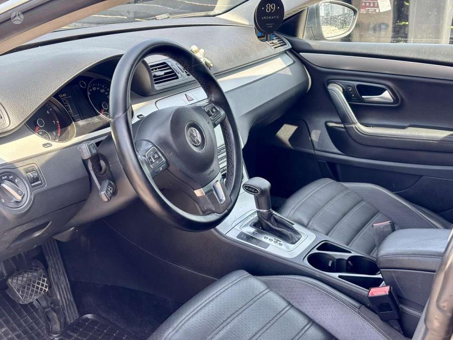 Grey Volkswagen CC / Passat CC 2009 in Vilnius, with an engine capacity of 1.98 L and mileage of 236 thousand km for 3500 €, photo 9 on AUTOMOTO.COM.LV