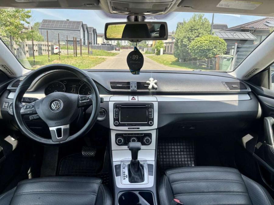 Grey Volkswagen CC / Passat CC 2009 in Vilnius, with an engine capacity of 1.98 L and mileage of 236 thousand km for 3500 €, photo 10 on AUTOMOTO.COM.LV