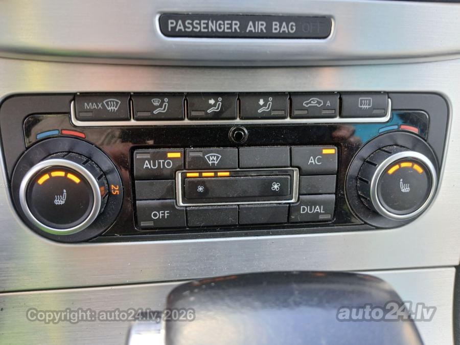 Grey Volkswagen CC / Passat CC 2009 in Tallinn, with an engine capacity of 2.00 L and mileage of 281 thousand km for 3200 €, photo 9 on AUTOMOTO.COM.LV