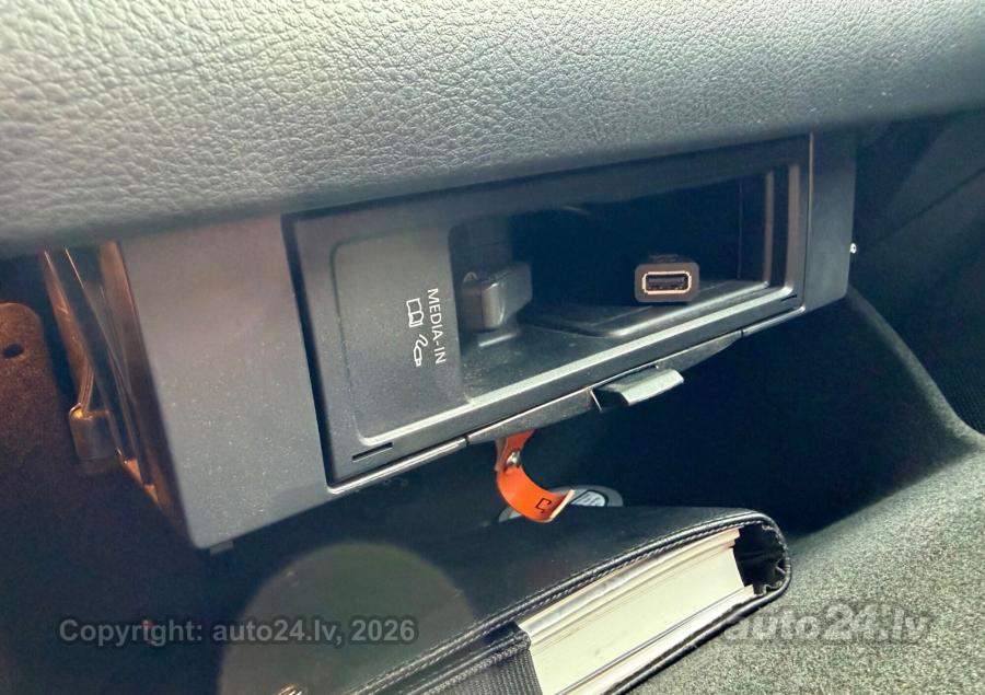 Grey Volkswagen CC / Passat CC 2011 in Tallinn, with an engine capacity of 2.00 L and mileage of 237 thousand km for 6999 €, photo 24 on AUTOMOTO.COM.LV