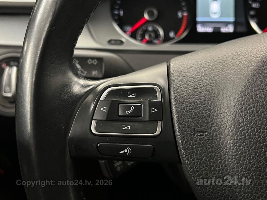 Pelēks Volkswagen CC / Passat CC 2013 Pērnava, ar dzinēja tilpumu 2.00 L un nobraukumu 266 tūkst. km par 7490 €, foto 16 vietnē AUTOMOTO.COM.LV