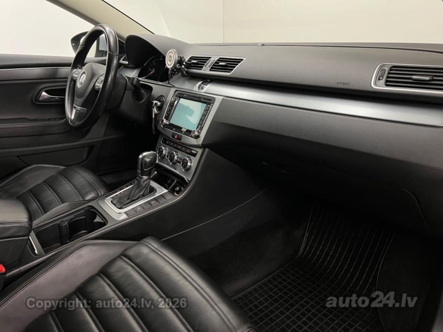 Pelēks Volkswagen CC / Passat CC 2013 Pērnava, ar dzinēja tilpumu 2.00 L un nobraukumu 266 tūkst. km par 7490 €, foto 24 vietnē AUTOMOTO.COM.LV