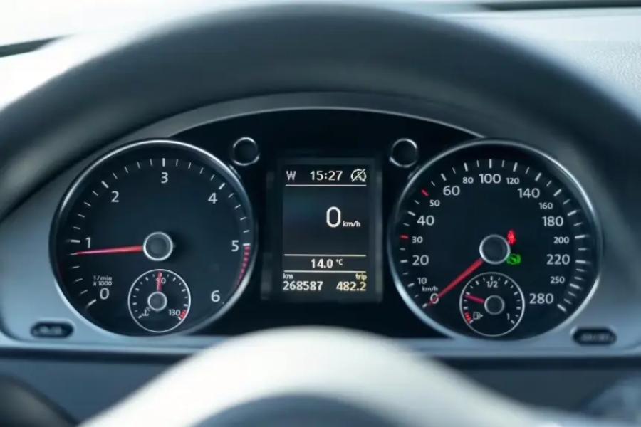 Grey Volkswagen CC / Passat CC 2014 in Liepaja, with an engine capacity of 2.00 L and mileage of 269 thousand km for 12800 €, photo 15 on AUTOMOTO.COM.LV
