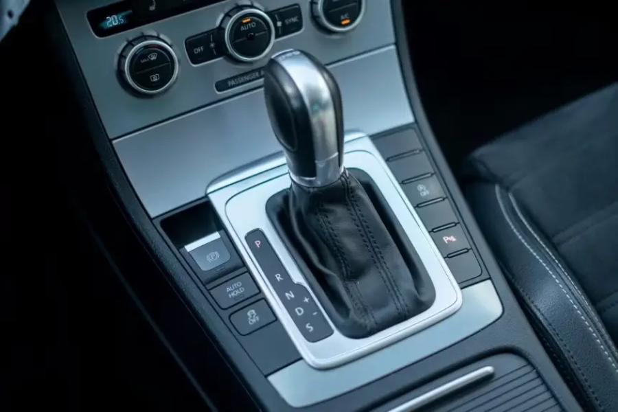 Grey Volkswagen CC / Passat CC 2014 in Liepaja, with an engine capacity of 2.00 L and mileage of 269 thousand km for 12800 €, photo 17 on AUTOMOTO.COM.LV