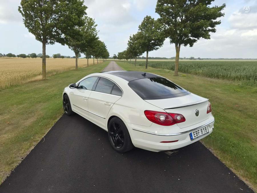 White Volkswagen CC / Passat CC 2010 in Radviliskis, with an engine capacity of 2.00 L and mileage of 361 thousand km for 3900 €, photo 4 on AUTOMOTO.COM.LV