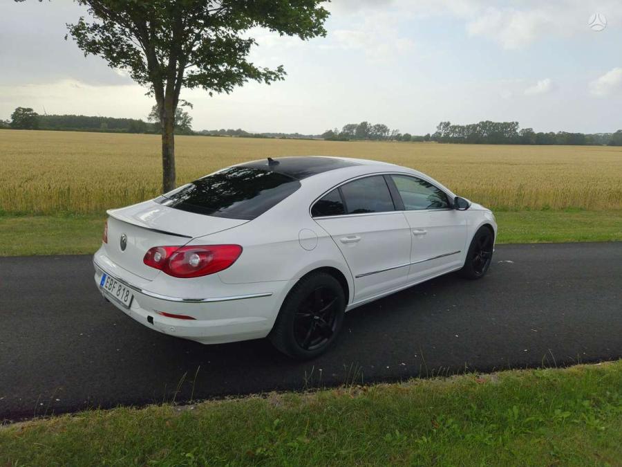 White Volkswagen CC / Passat CC 2010 in Radviliskis, with an engine capacity of 2.00 L and mileage of 361 thousand km for 3900 €, photo 5 on AUTOMOTO.COM.LV