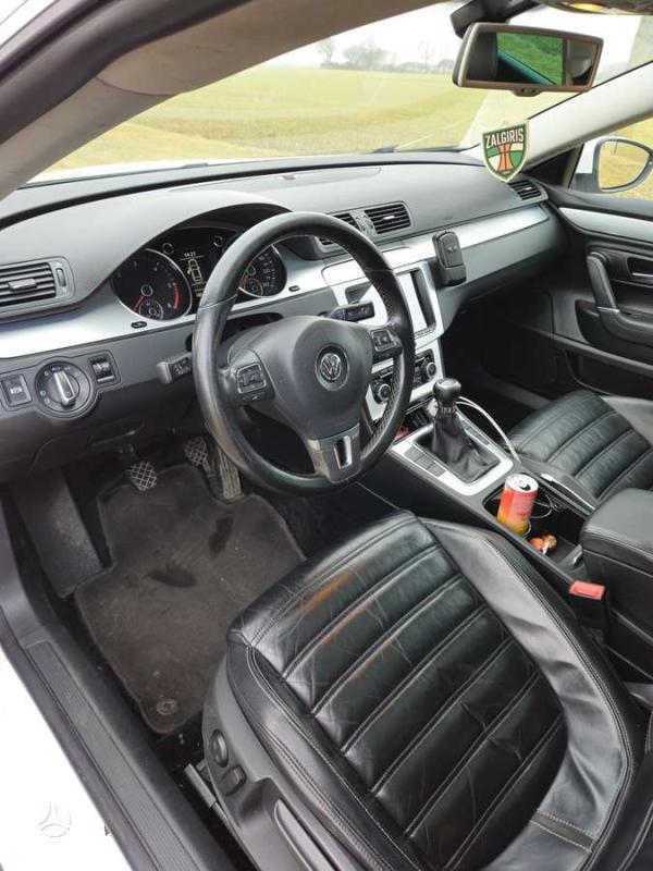 White Volkswagen CC / Passat CC 2010 in Radviliskis, with an engine capacity of 2.00 L and mileage of 361 thousand km for 3900 €, photo 6 on AUTOMOTO.COM.LV