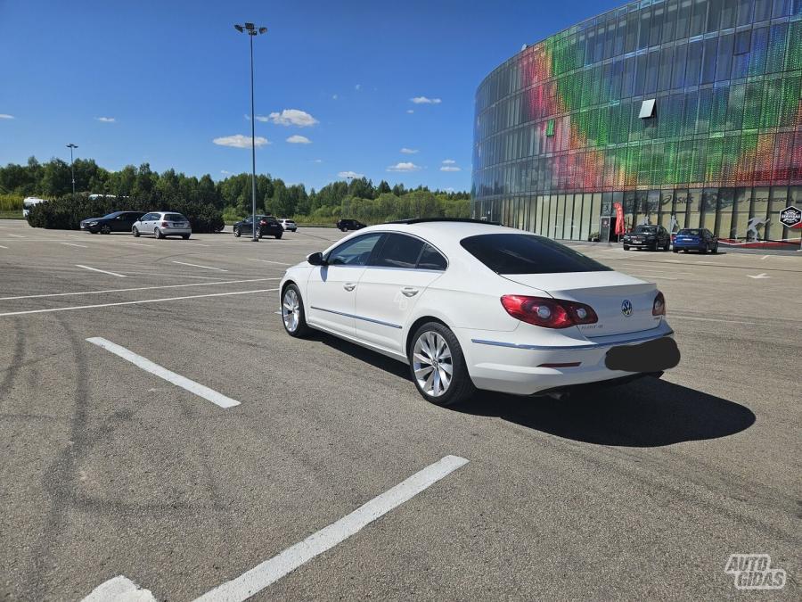 White Volkswagen CC / Passat CC 2011 in Siauliai, with an engine capacity of 2.00 L and mileage of 209 thousand km for 5100 €, photo 4 on AUTOMOTO.COM.LV