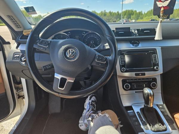 White Volkswagen CC / Passat CC 2011 in Siauliai, with an engine capacity of 2.00 L and mileage of 209 thousand km for 5100 €, photo 5 on AUTOMOTO.COM.LV