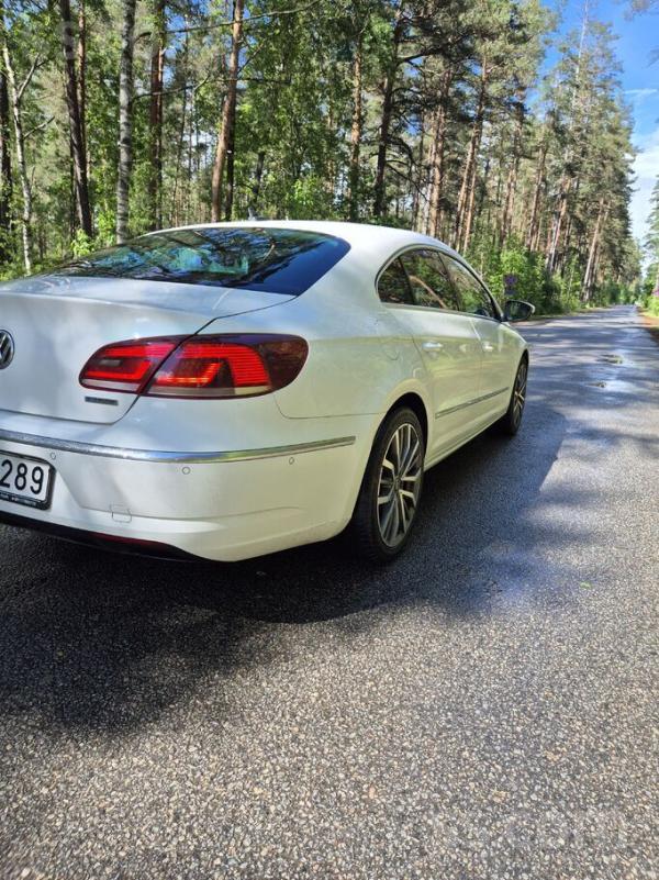 White Volkswagen CC / Passat CC 2012 in Riga, with an engine capacity of 2.00 L and mileage of 337 thousand km for 7400 €, photo 7 on AUTOMOTO.COM.LV
