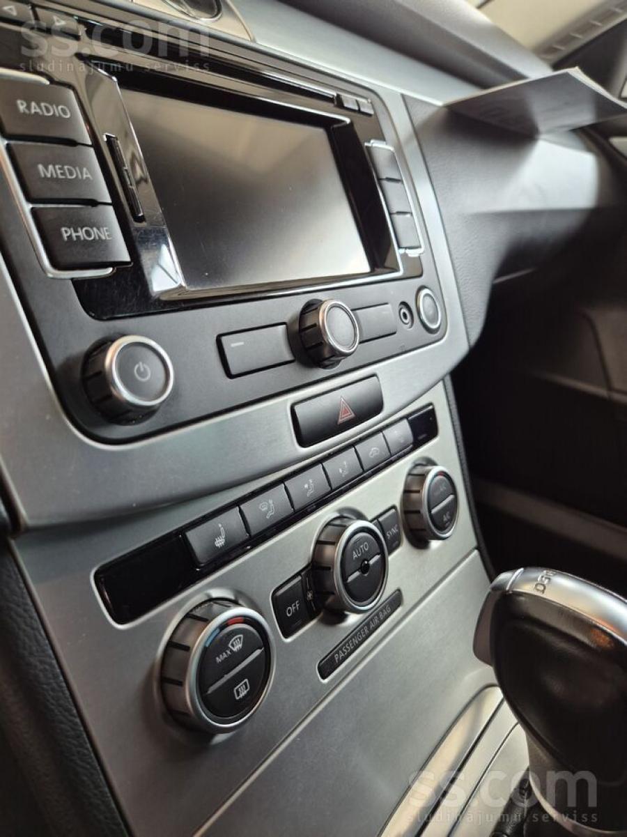 White Volkswagen CC / Passat CC 2012 in Riga, with an engine capacity of 2.00 L and mileage of 337 thousand km for 7400 €, photo 12 on AUTOMOTO.COM.LV