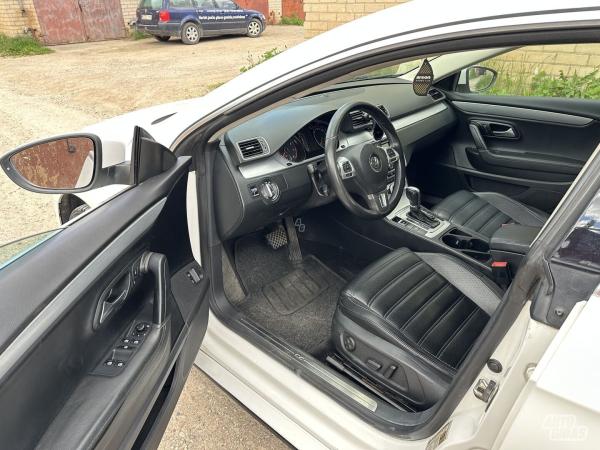 White Volkswagen CC / Passat CC 2013 in Ukmerge, with an engine capacity of 2.00 L and mileage of 366 thousand km for 2300 €, photo 8 on AUTOMOTO.COM.LV