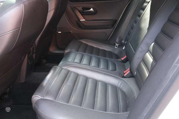 Balts Volkswagen CC / Passat CC 2013 Kauņa, ar dzinēja tilpumu 3.60 L un nobraukumu 157 tūkst. km par 9300 €, foto 9 vietnē AUTOMOTO.COM.LV