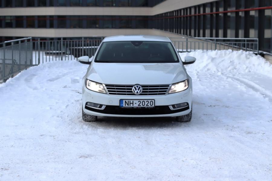 White Volkswagen CC / Passat CC 2015 in Riga, with an engine capacity of 1.40 L and mileage of 144 thousand km for 8680 €, photo 5 on AUTOMOTO.COM.LV