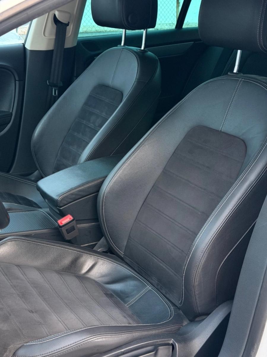 White Volkswagen CC / Passat CC 2015 in Riga, with an engine capacity of 1.40 L and mileage of 144 thousand km for 8680 €, photo 6 on AUTOMOTO.COM.LV