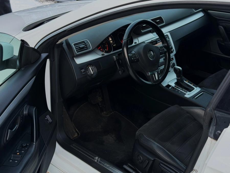 White Volkswagen CC / Passat CC 2015 in Riga, with an engine capacity of 1.40 L and mileage of 144 thousand km for 8680 €, photo 19 on AUTOMOTO.COM.LV